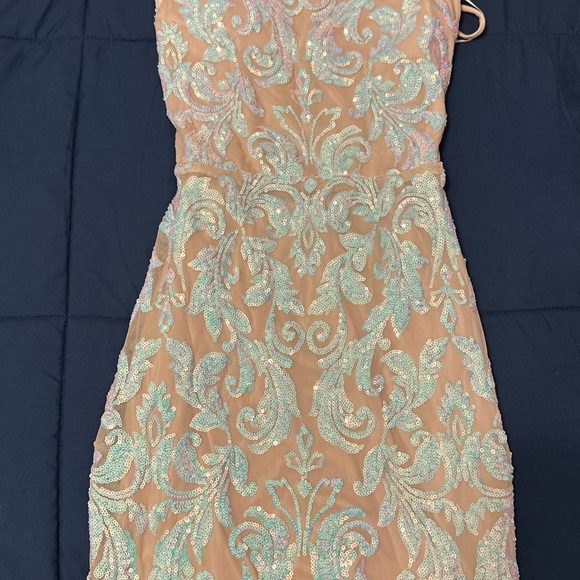 Windsor | Dresses | Windsor Iridescent Sequin Mini Dress | Poshmark